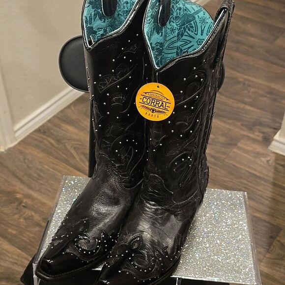 Corral | Shoes | Corral Embellished Studded Snip Toe Western Boots ...